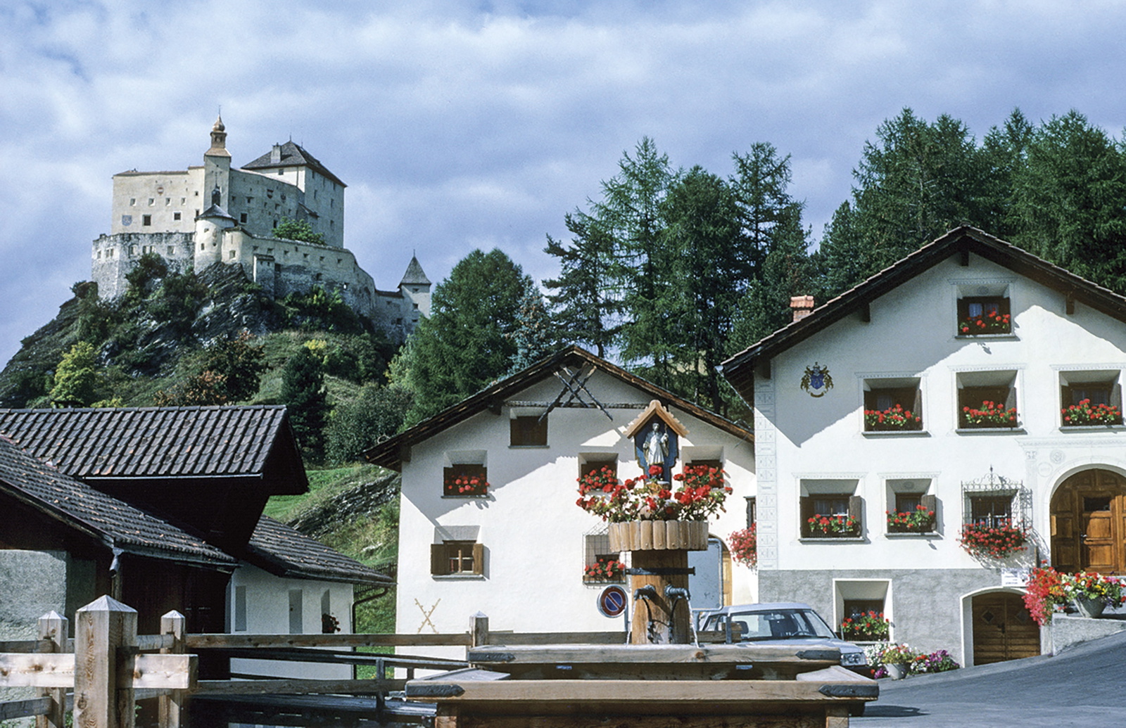 Walking in the Engadine: 100 Day Walks in the Swiss… | Cicerone Press
